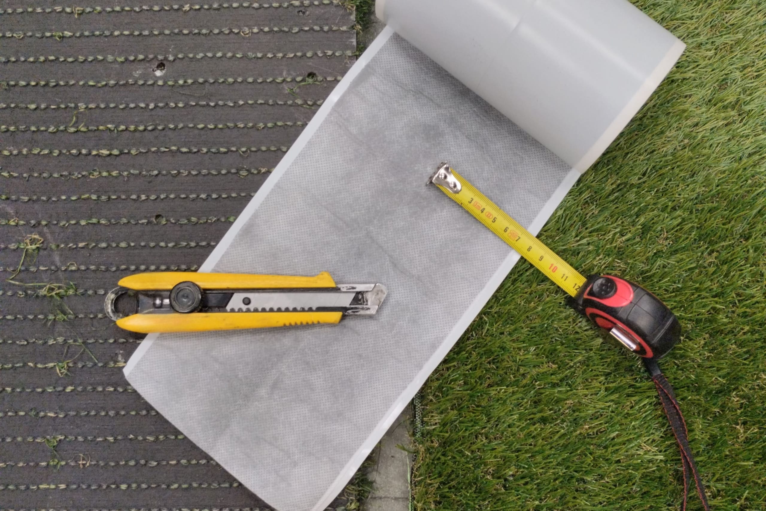 Comment installer du gazon artificiel sur du béton ou du ciment ...